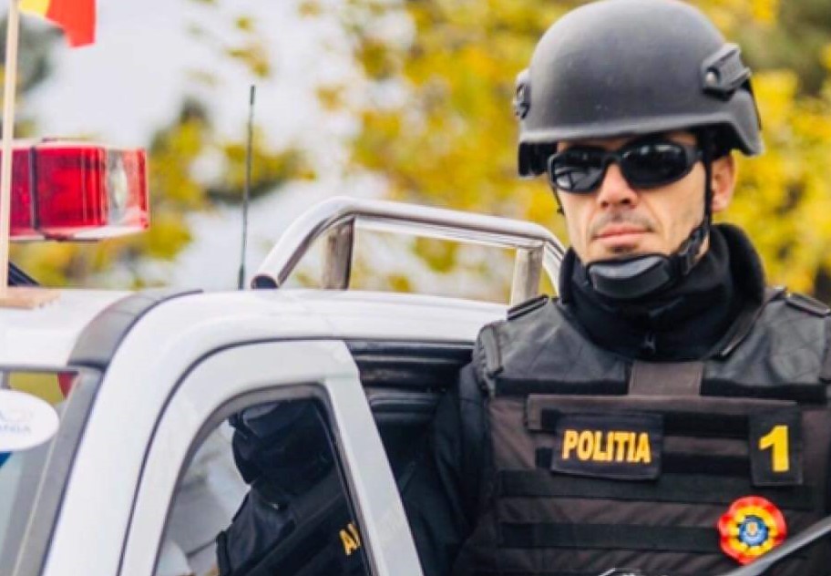 Un uriaș cu o inimă pe măsură aleargă pentru copiii cu autism, alături ...