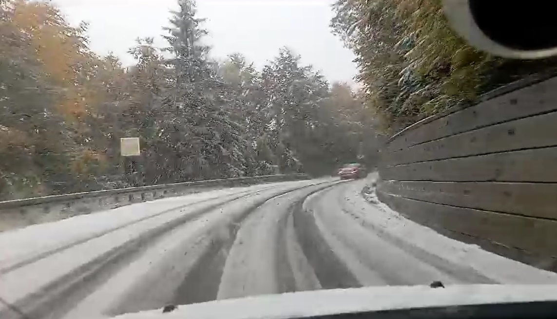 (VIDEO) A nins în munți! Unde a dat prima zăpadă și la ce trebuie să ne ...